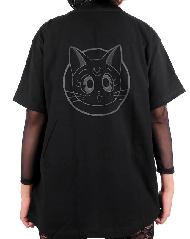Camiseta negra sailor moon – outfits Chimbitas